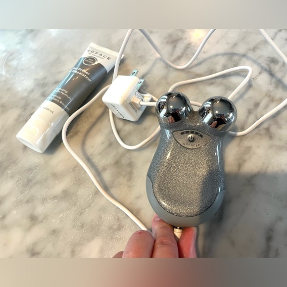 NuFace | Skincare | Nuface Trinity Microcurrent Facial Toning Device ...